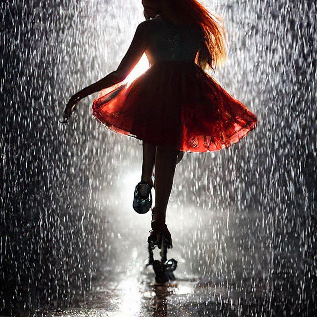 «Beautiful woman, red hair, dancing …» — картинка создана в Шедевруме